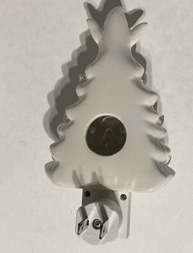 HALLOWEEN Plug-In NIGHT LIGHT Ceramic GHOST, SKULLS or BLACK CAT Night ...