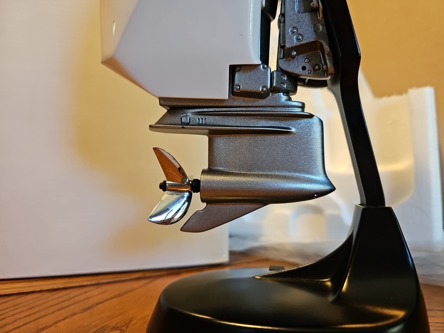 Seven Marine 557 Toy Outboard Boat Motor with West Bend Tiger Shark ...