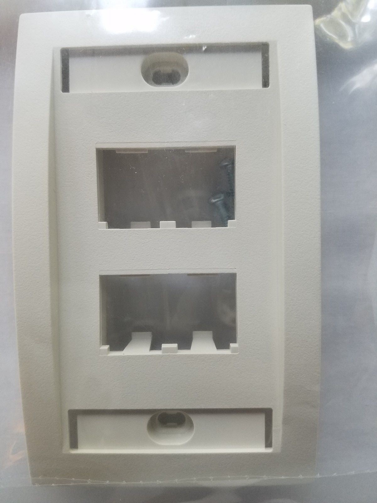 Panduit CFPE4IWY Faceplate Single Gang 4 Ports off White for sale ...