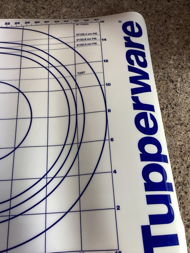 Tupperware Mat Rolling Pastry Pie Tart Pizza Cookie Dough Blue & White ...