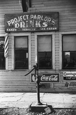 Hand operated water pump outside pool parlor Fairfield Montana 1939 Old ...