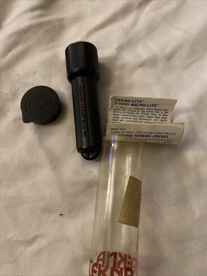 VINTAGE TEKNA MONO-LITH POCKET FLASHLIGHT RED BLACK NEW Micro Lite Rare ...