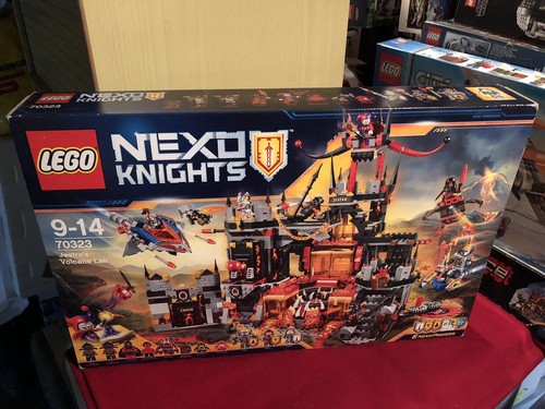 LEGO 70323 Nexo Knights Jestro's Volcano Lair NUOVO SIGILLATO RARO | eBay