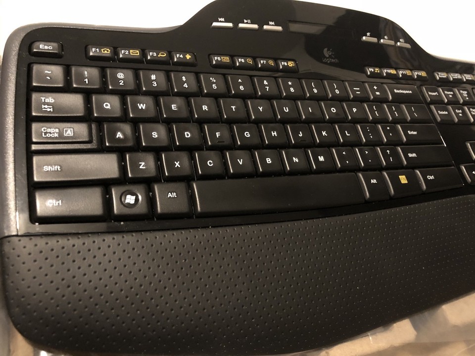 Logitech MK710 Wireless Desktop Keyboard and Mouse w/Unifying Recever ...