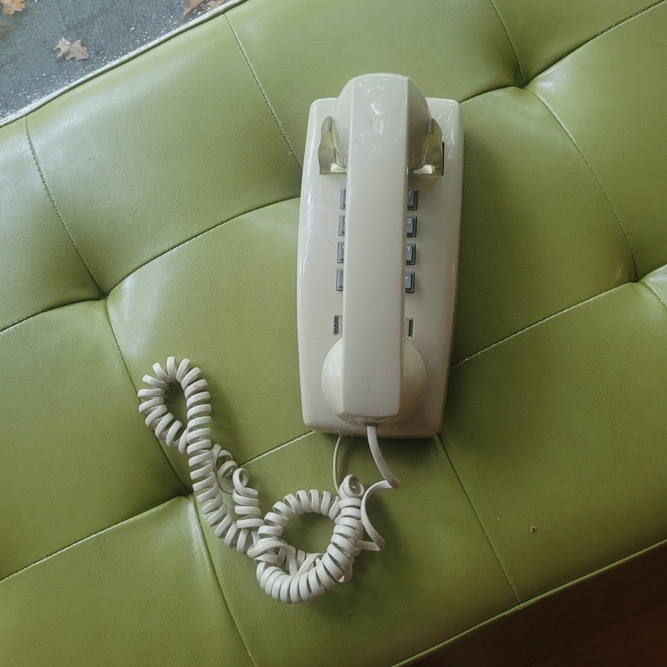 Vintage Southwestern Bell "Cream Color" Wall Mount Phone Model FC 2505 ...