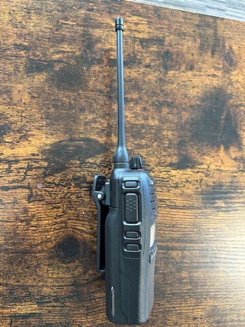 ICOM IC-F4230DS UHF Digital Handheld Radio | eBay