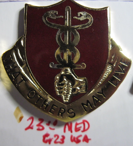 US Army crest cb clutchback DUI DI 23rd MEDICAL BATTALION med bn G23 ...