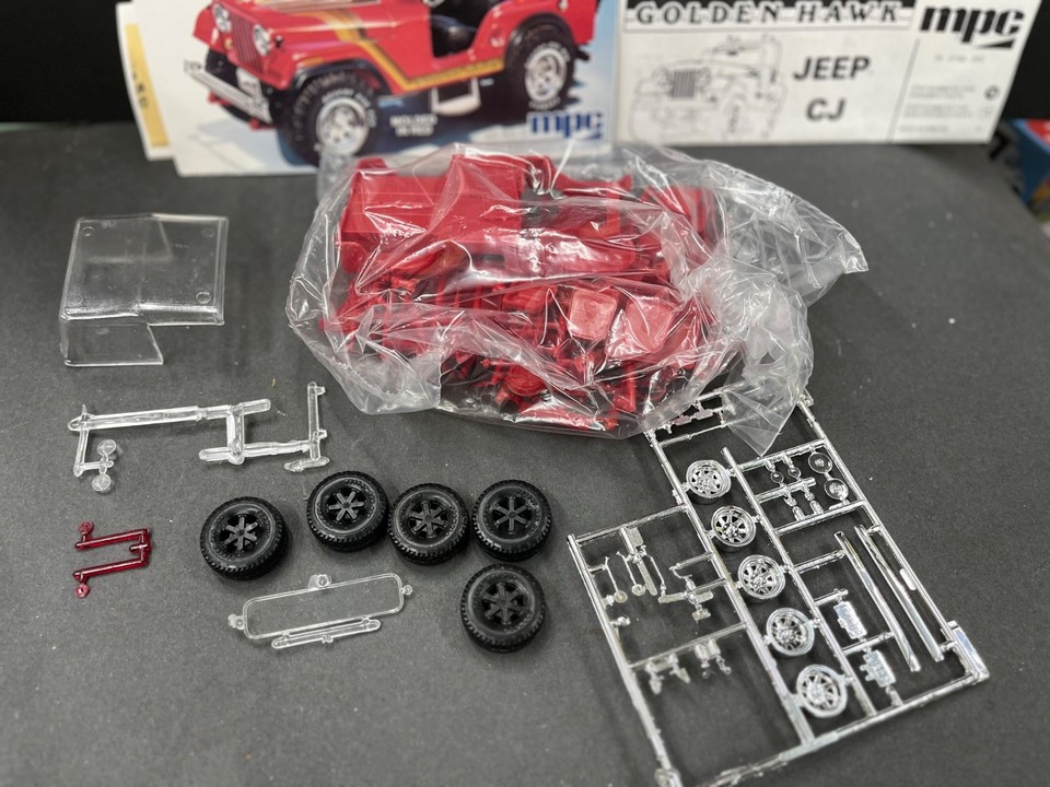MPC Jeep Golden Hawk 1/25 KIT McM Bagged kit | eBay
