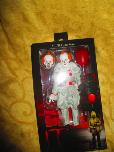 PENNYWISE IT 8" inch Scale Clothed Retro Action Figure Neca 2020 NEW ...