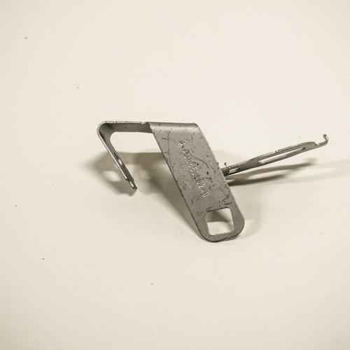 NEW MERCEDES-BENZ C-CLASS W205 UNDERSHIELD RIGHT BRACKET A2055240240 ...