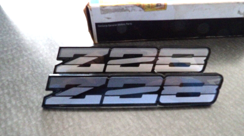 CHEVROLET 1982-92 CAMARO Z-28 ROCKER PANEL EMBLEMS PAIR NOS GM TRIM ...