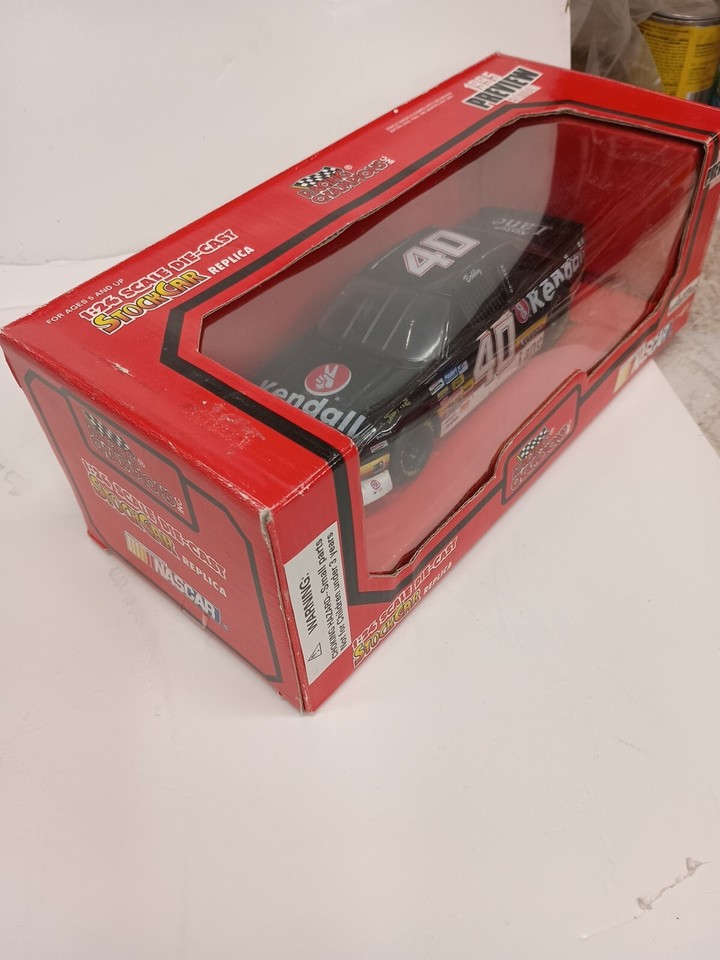 NASCAR 1/24 2 CAR SET. JIMMIE JOHNSON #48. BOBBY HAMILTON #40 KENDALL ...