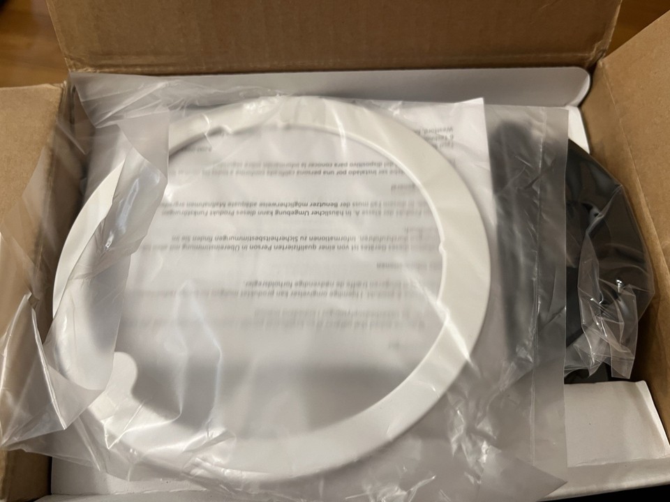 NEW Illustra Pro Tyco Gen4 4MP Mini Dome Camera IPS04-D12-OI04 Johnson ...