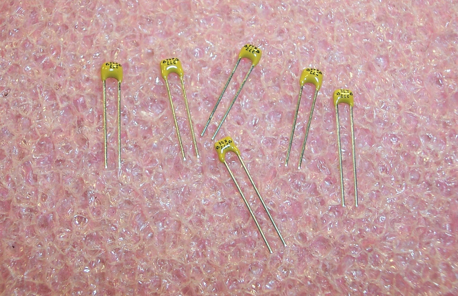 QTY (1000) 2700pf 100V 10% .1 ls X7R RADIAL CERAMIC MLCC CAPACITORS ...