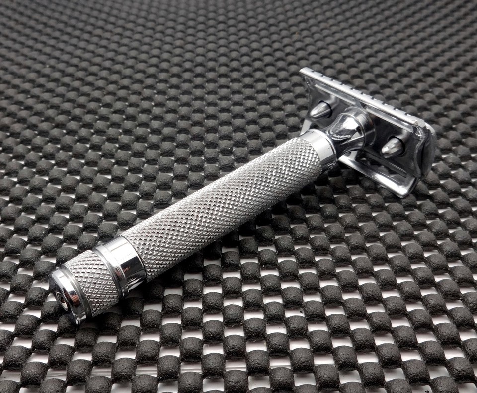 Vintage Barbasol Floating Head DE Safety Razor Set Case & NOS Blade ...