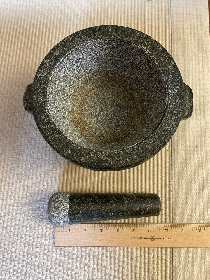 Frieling Goliath Natural Granite Mortar and Pestle Set, Grinder for ...