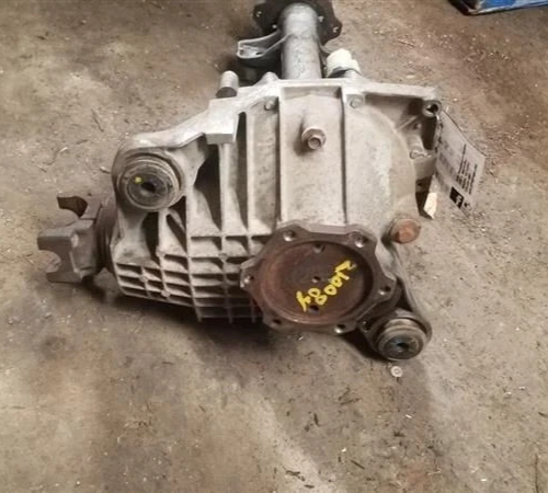 2000-2004 Chevy Tahoe Front Axle Differential Carrier 3.73 Ratio Opt ...