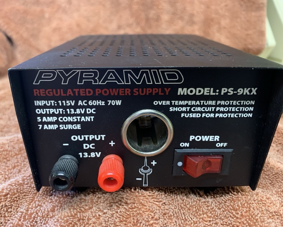 Pyramid PS-9KK Bench Power Supply, AC-to-DC Power Supply with Outlet ...