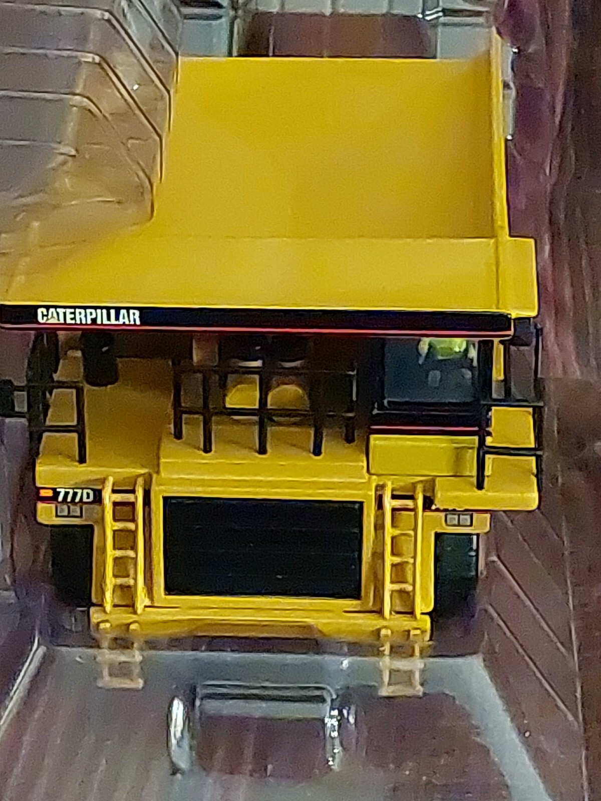 INCREDIBLE & DETAIL CAT 777D OFF-HIGHWAY TRUCK DIECAST MASTERS #85104 1 ...