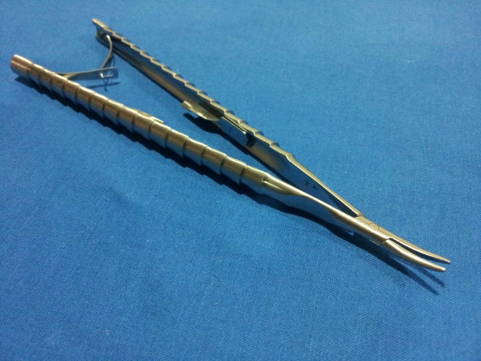 O.R GRADE CASTROVIEJO MICRO SURGERY BARRAQUER NEEDLE HOLDER CURVED 7 ...