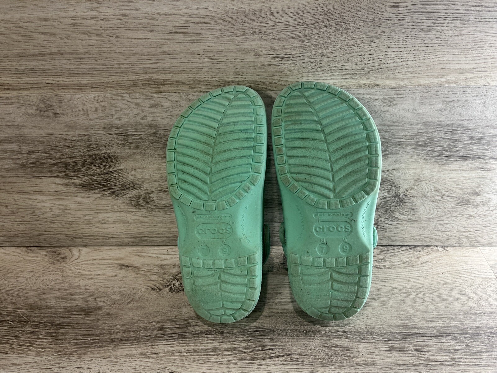 Crocs Classic Clog Slip On Teal Green Mens 7 Womens 9 W/ Charms | eBay