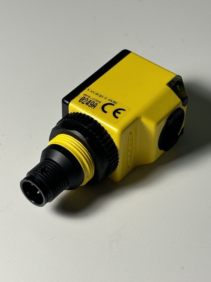 BANNER ENGINEERING Q25SN6FF100Q EZ-BEAM Q25 Series Fixed-Field Sensor ...