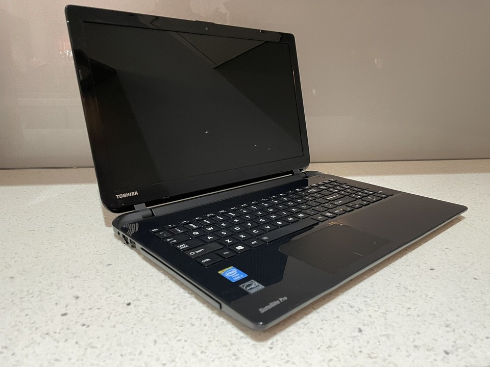 Toshiba Satellite Pro L50-B 15.6" Core i7-4510U 8GB Ram 250GB SSD WIFI ...