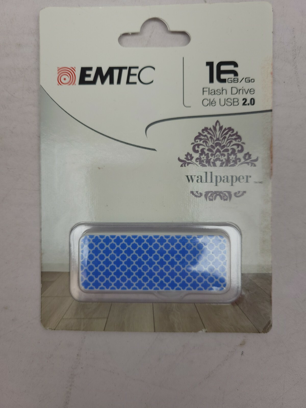 Emtec 16 GB Flash Drive USB 2.0 Wallpaper w/ Blue White Tile ...