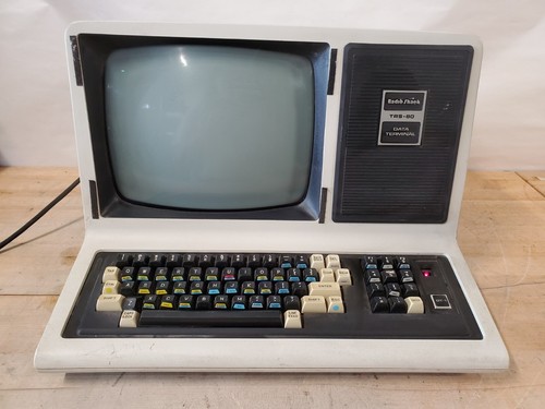 Radio Shack TRS-80 Data Terminal Vintage Computer - Turns On, Beeps ...