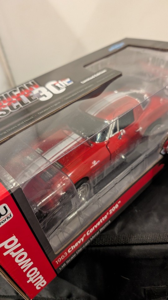 Auto World 1963 Corvette Z06 Split Window 1/18 New | eBay
