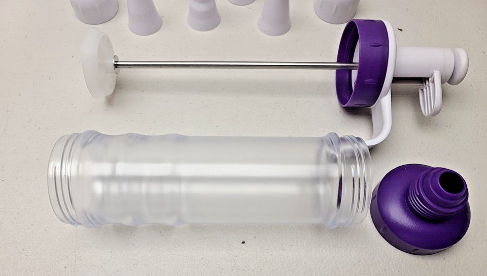 Wilton Dessert Decorator Plus Cake Decorating Tool and Cake Icing Tool ...