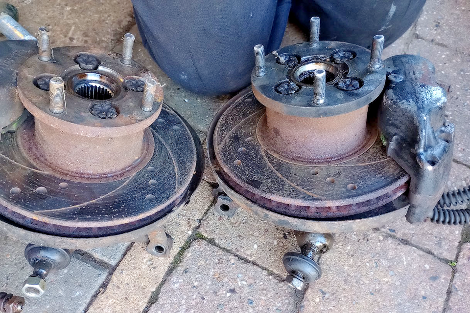 Classic Austin Rover Mini Front 8.4" Vented 4 Pot Disc Brake Swivel ...