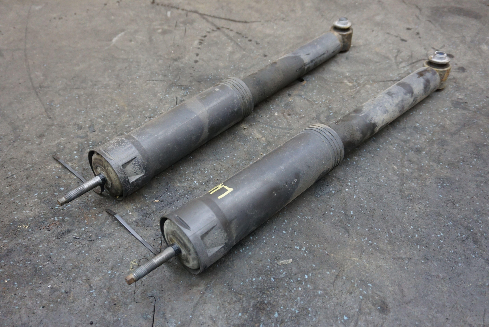 Set Of 2 Rear Left Right Shock Absorber Strut Rpd500940 Oem Range Rover ...