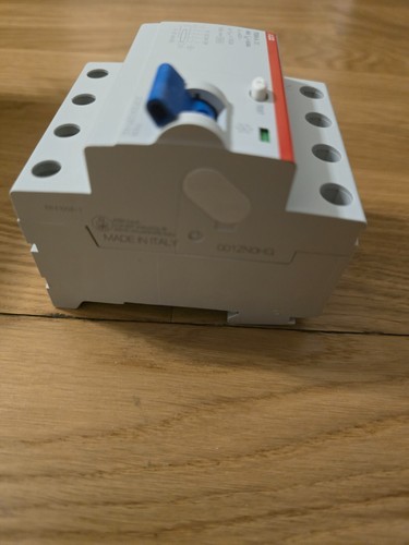 3 x ABB F204 A-40/0 03-L Type A Circuit Breakers 2CSF204123R1400 for ...