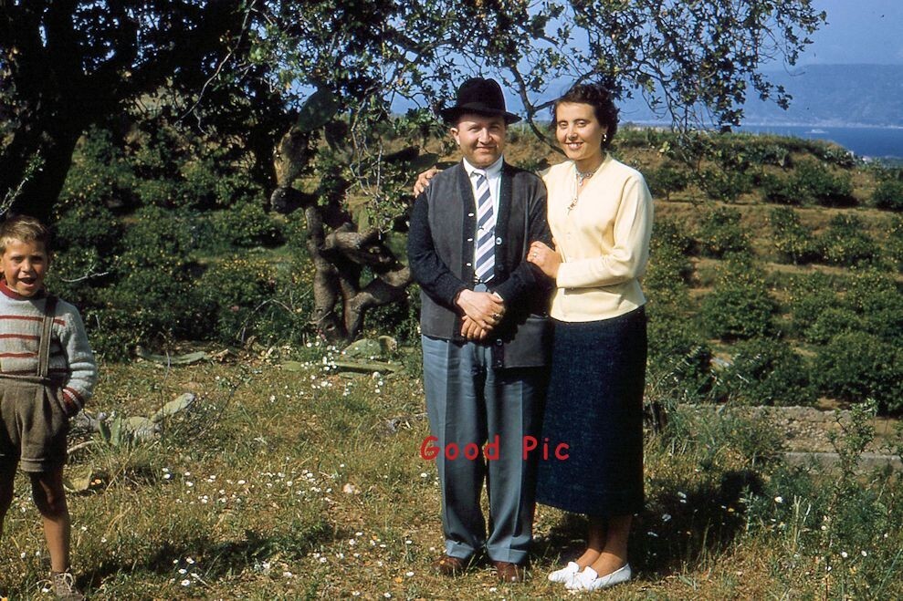 #Z40 -Vintage 35mm Slide Photo- Man and Woman - Red Kodachrome 1950s | eBay