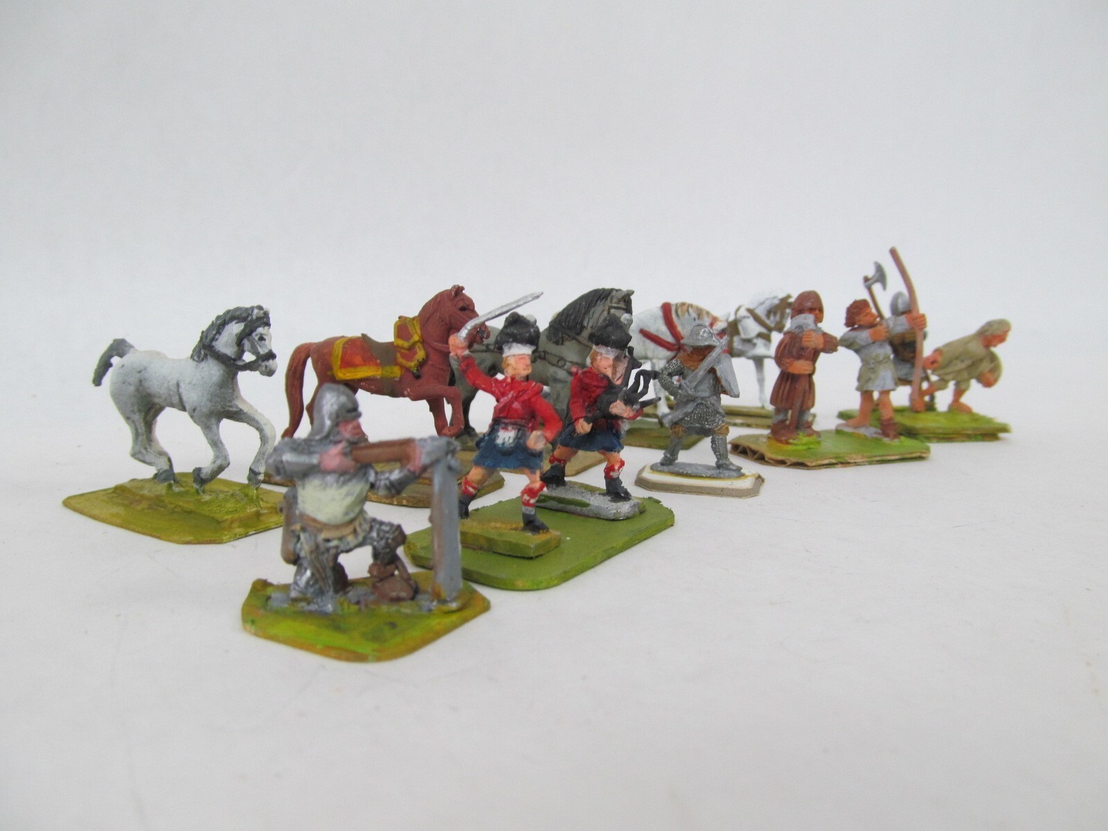 Lot of Small Scale War Gaming Miniature Lead Toy Soldiers Knights Hand ...