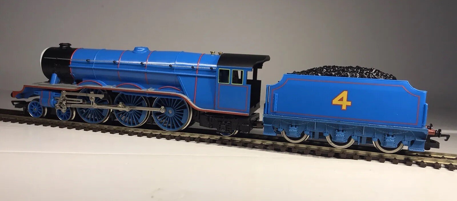 HORNBY R383 THOMAS & FRIENDS ‘GORDON THE BIG BLUE ENGINE’ 4-6-2 ...