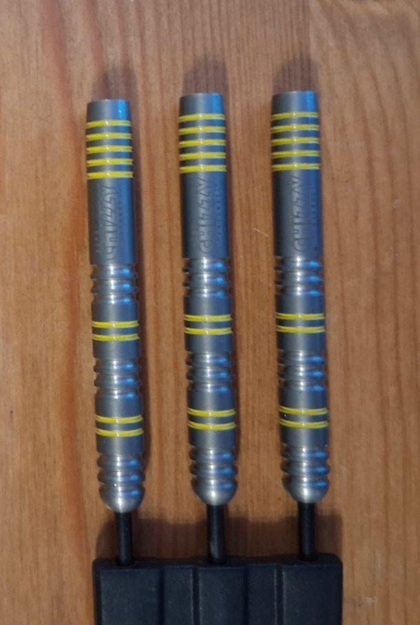 Dave " Chizzy " Chisnall 22g Target Darts in Folding Black Case | eBay UK