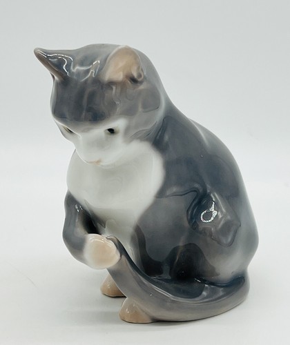 Vintage Bing & Grondahl Copenhagen Gray Cat Kitten Playing With Tail ...