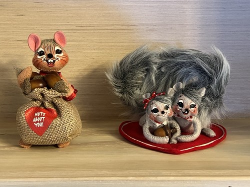 Annalee Valentine Dolls 2009 Sweetheart Squirrels 2010 Nuts About You ...