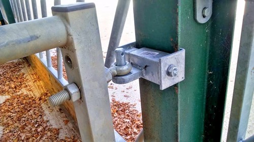 adjustable RSJ hanger for metal gates farm saddle fence stables fencing ...