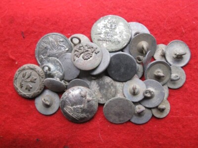 Buttons - Dug Colonial