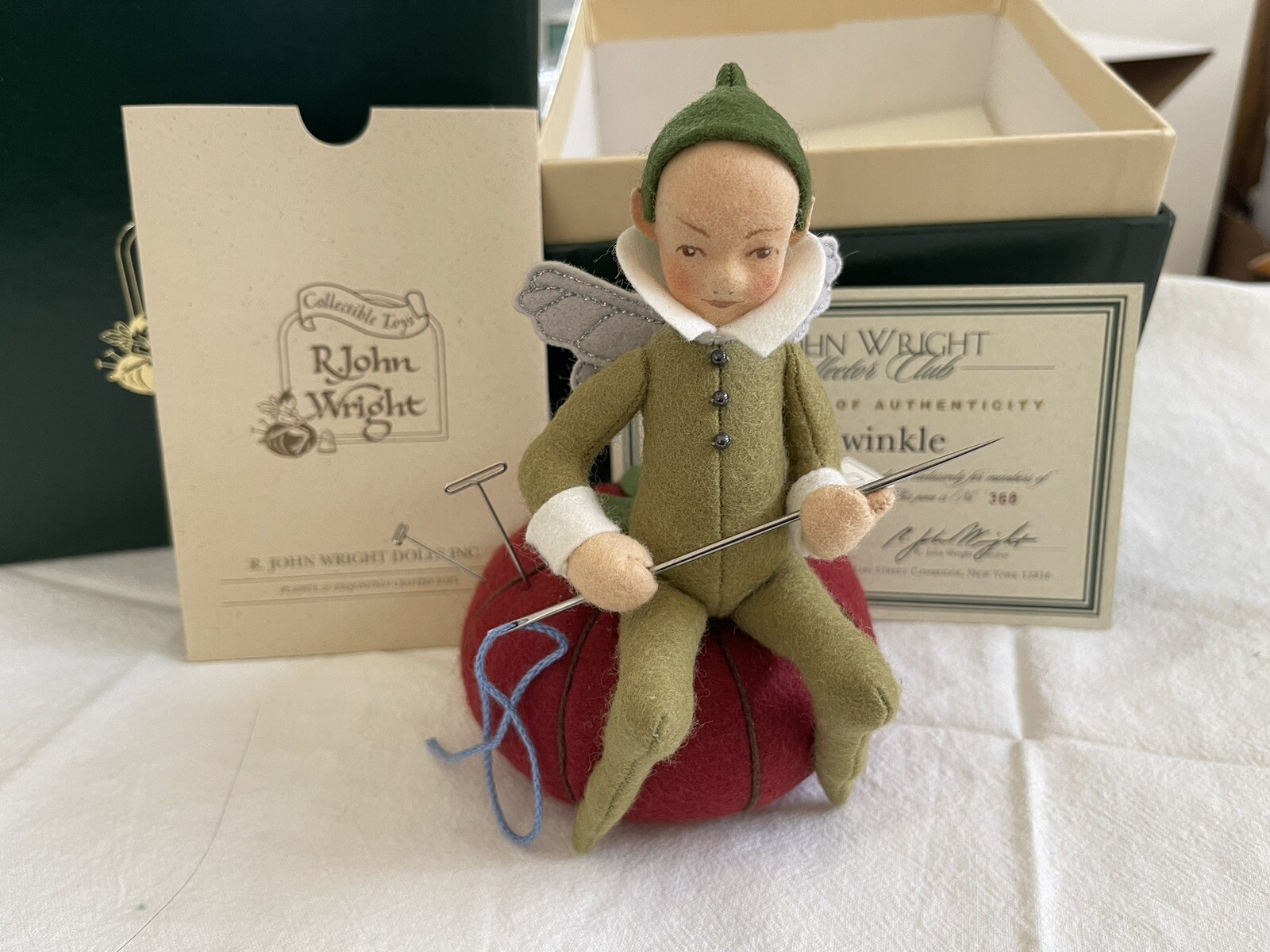 NIB 1998/1999 R JOHN WRIGHT Collectors Club PERIWINKLE Felt Doll #368 ...