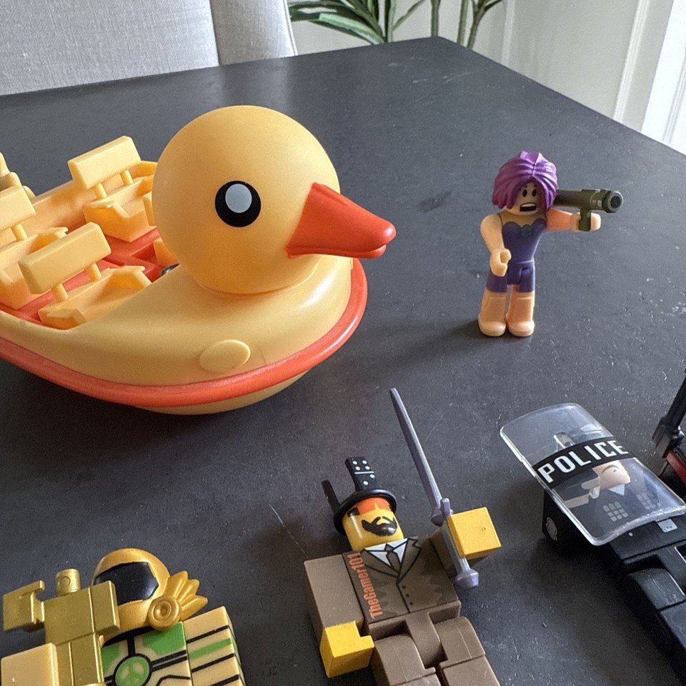 Roblox Mystery Box Figures LOT of 35 + SharkBite Duck Boat Play Swimmer ...