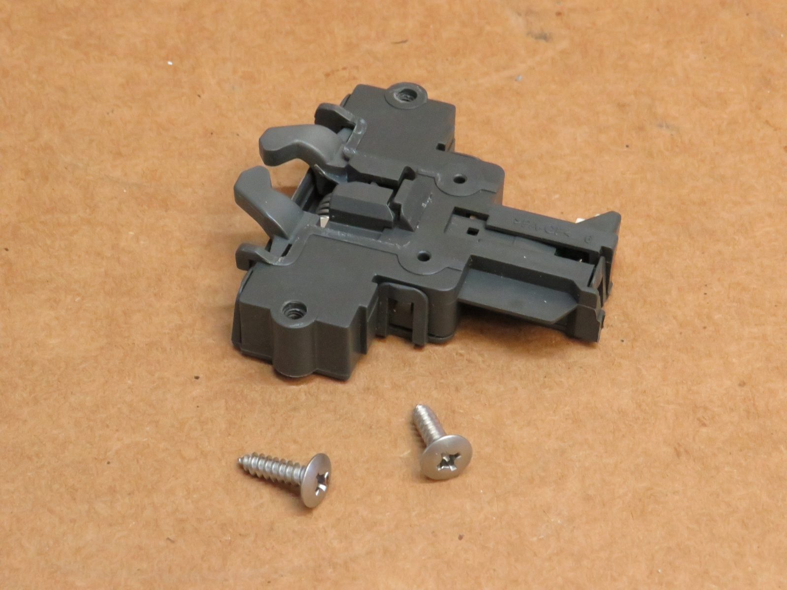 GE Dishwasher Door Latch w/ Screws (x2) Part # WD21X10490 WR01X10380 | eBay