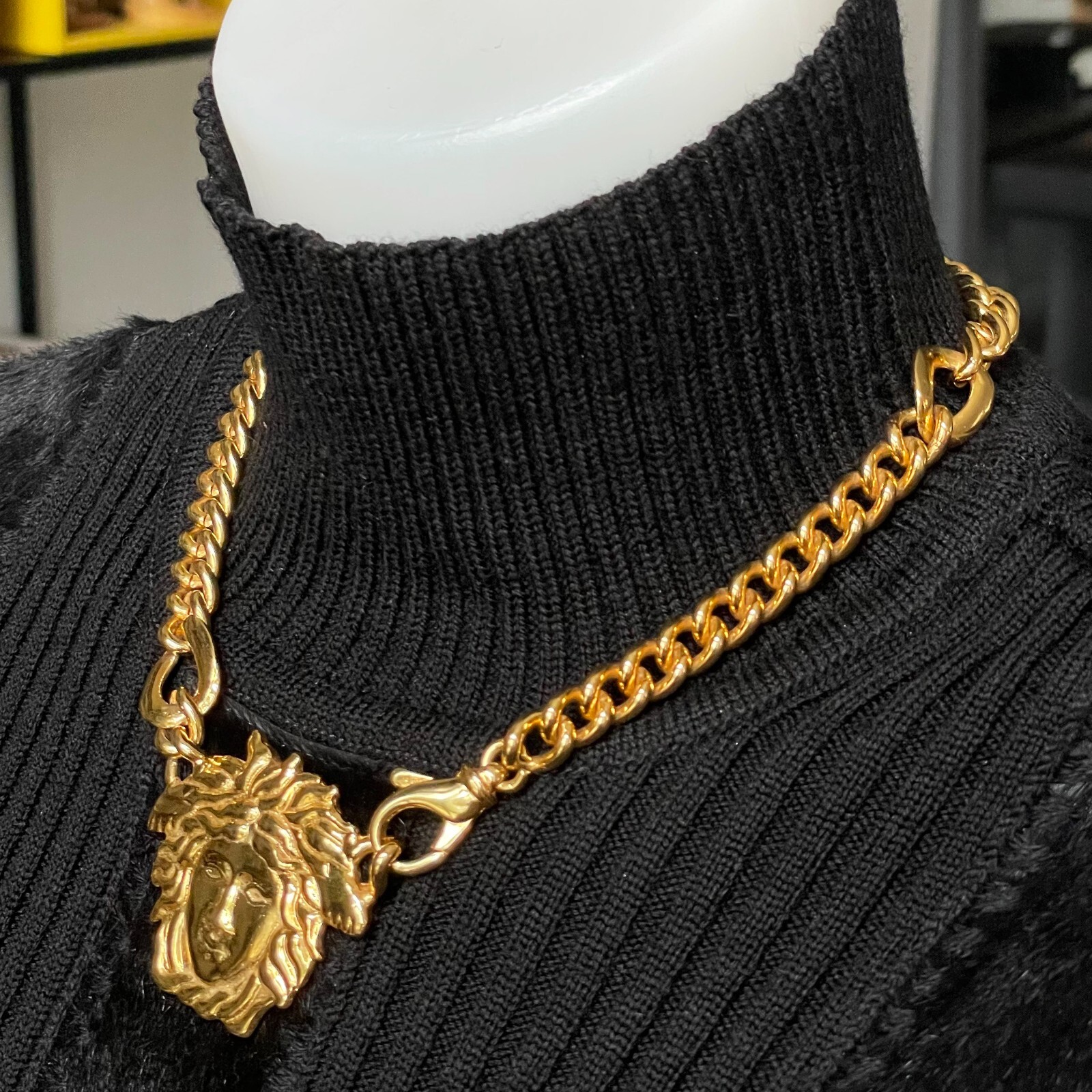 GIANNI VERSACE chain necklace w/ Medusa head from S/S… - Gem