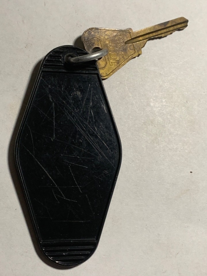 Coachman Inn Hotel Motel Room Key Fob & Key Oklahoma City Oklahoma #34 ...