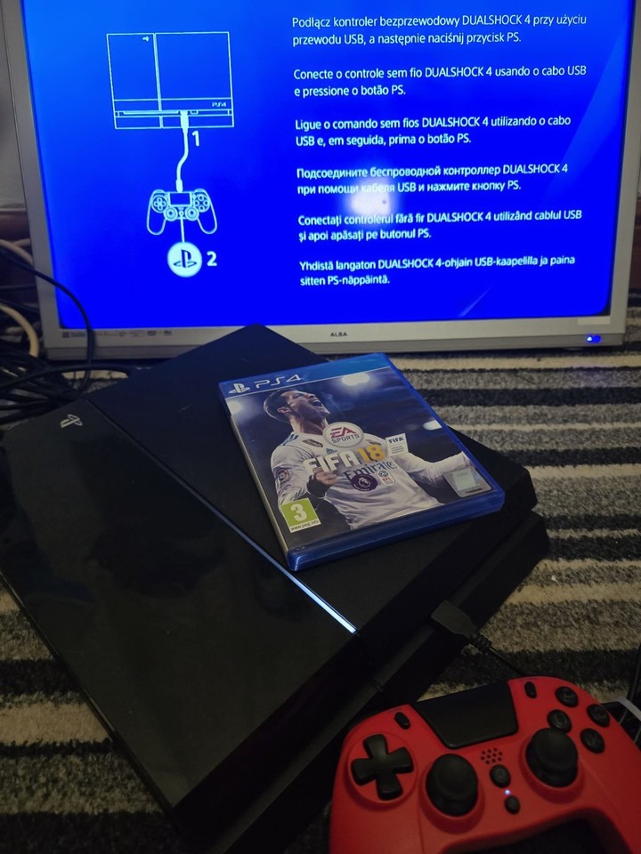 Sony ps4 PlayStation 4 Black Console with controller and game faulty ...