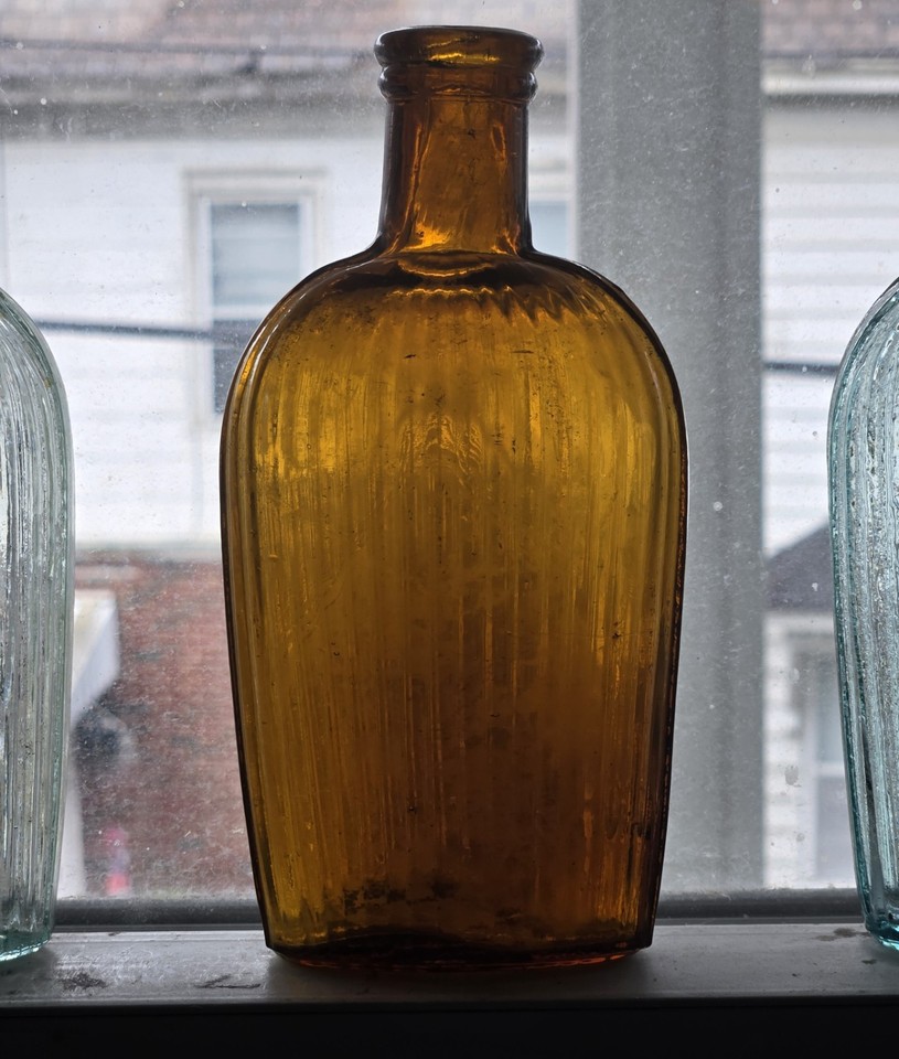 Antique Medium Amber Ribbed Straped Sided 1/2 Pint Whiskey Flask 1870s ...