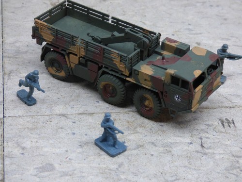 Roco Minitanks German Faun L912 10T Munition Truck & Airfix Soldiers ...